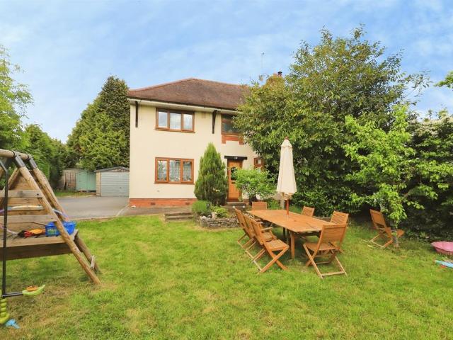5 bedroom semi detached house for sale