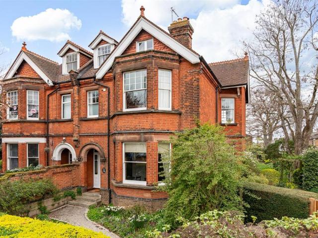 5 bedroom semi detached house for sale
