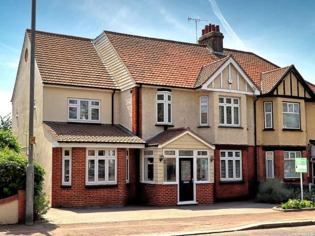 5 bedroom semi detached house for sale