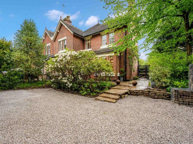 5 bedroom semi detached house for sale
