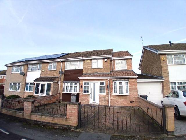 5 bedroom semi detached house for sale