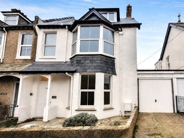 5 bedroom semi detached house for sale