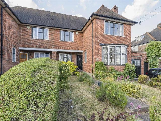 5 bedroom semi detached house for sale