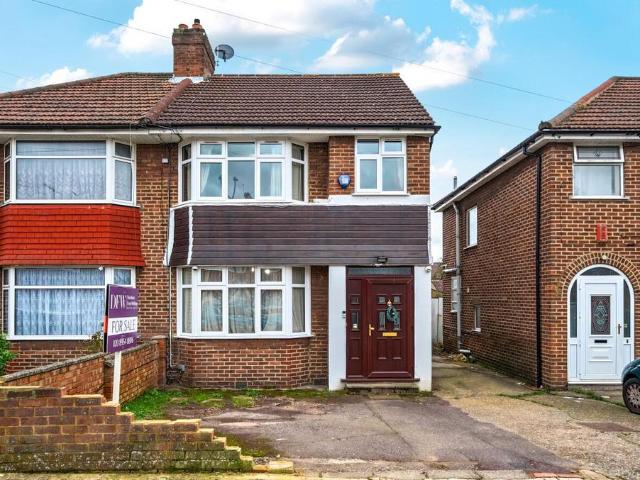 5 bedroom semi detached house for sale