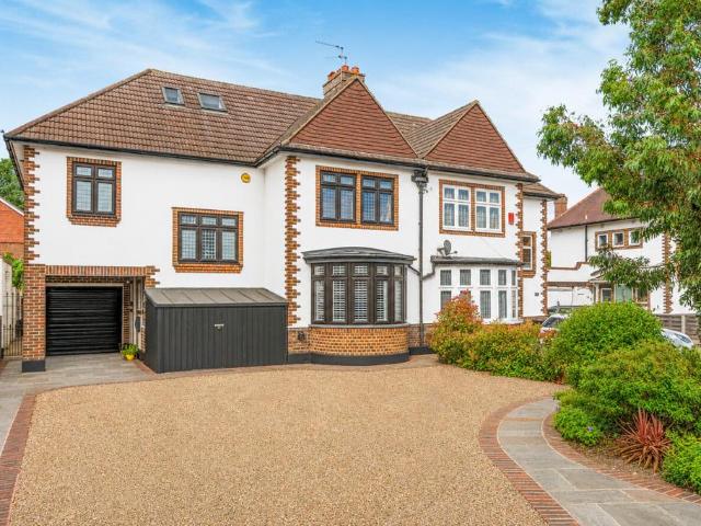5 bedroom semi detached house for sale