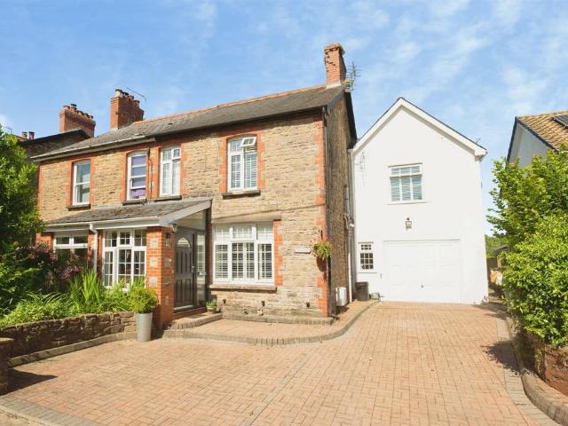 5 bedroom semi detached house for sale
