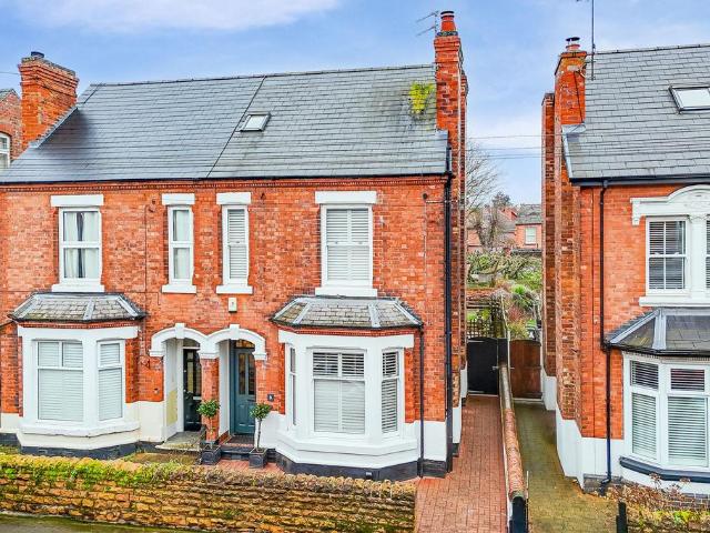 5 bedroom semi detached house for sale