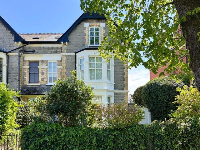 5 bedroom semi detached house for sale
