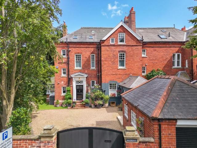 5 bedroom semi detached house for sale