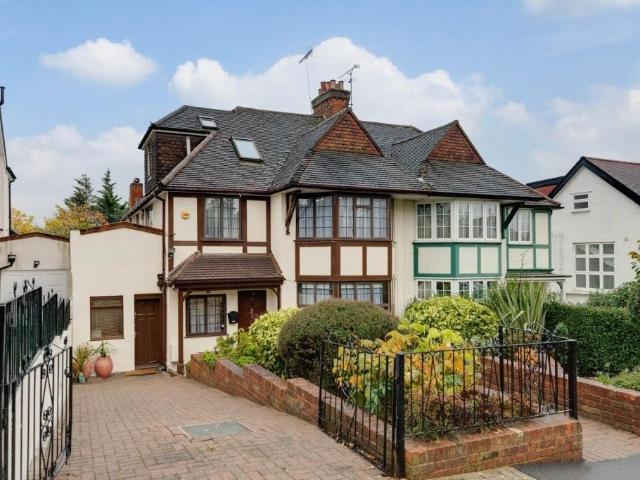 5 bedroom semi detached house for sale