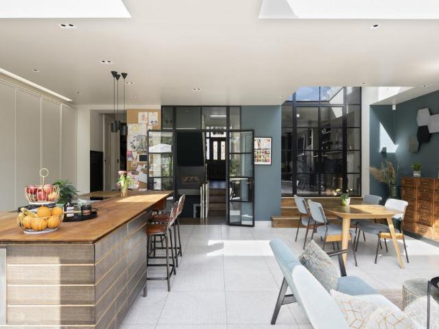 5 bedroom semi detached house for sale