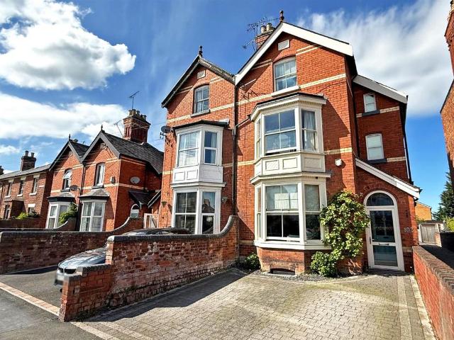 5 bedroom semi detached house for sale