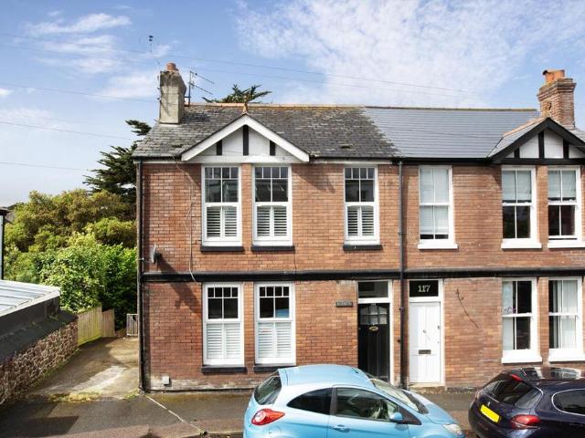 5 bedroom semi detached house for sale