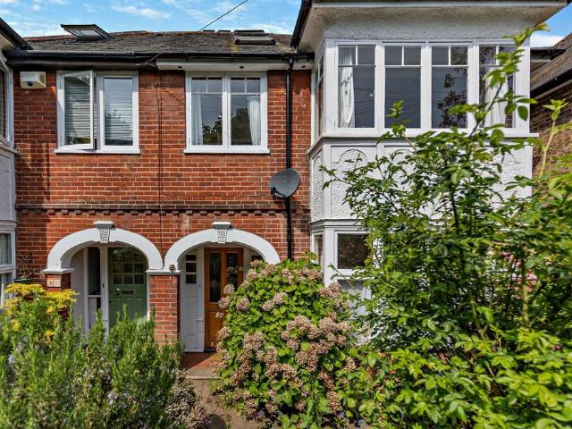 5 bedroom semi detached house for sale
