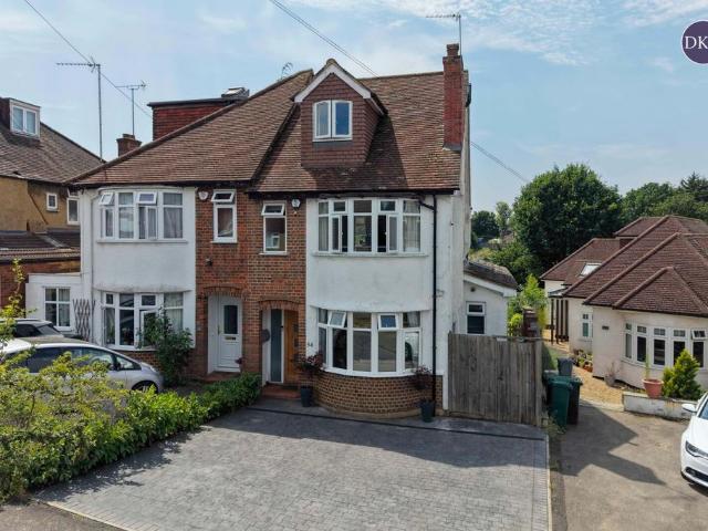 5 bedroom semi detached house for sale