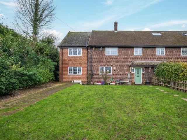 5 bedroom semi detached house for sale