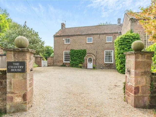 5 bedroom semi detached house for sale
