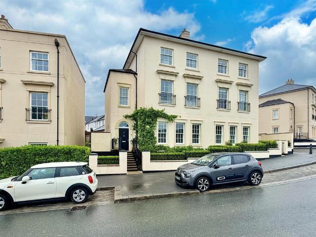 5 bedroom semi detached house for sale