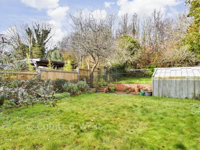 5 bedroom semi detached house for sale
