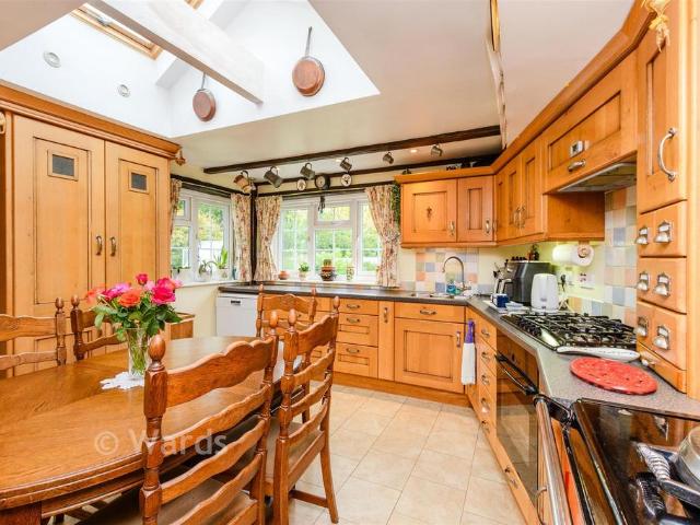 5 bedroom semi detached house for sale