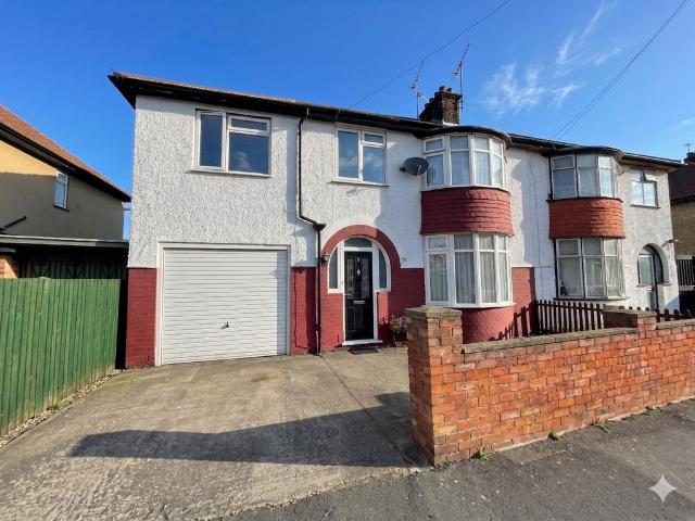 5 bedroom semi detached house for sale