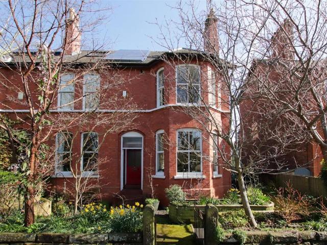 5 bedroom semi detached house for sale