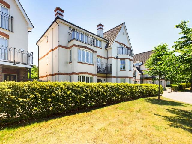 5 bedroom semi detached house for sale
