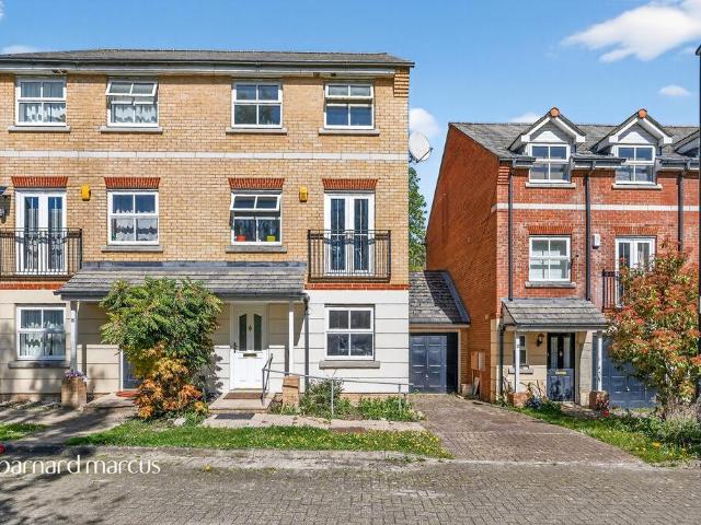 5 bedroom semi detached house for sale