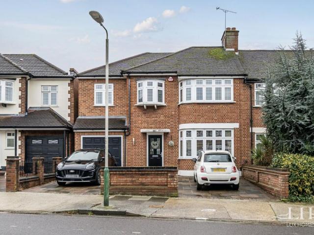 5 bedroom semi detached house for sale
