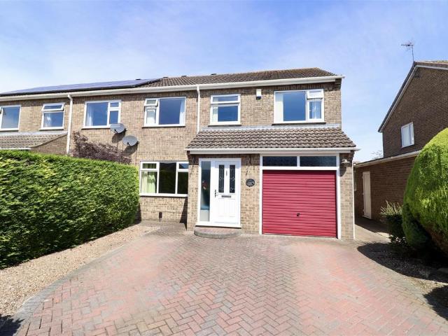 5 bedroom semi detached house for sale