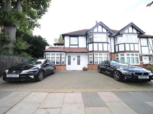 5 bedroom semi detached house for sale