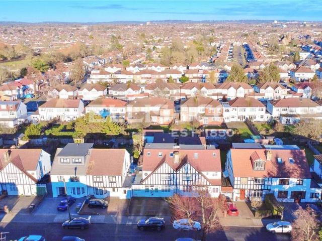 5 bedroom semi detached house for sale