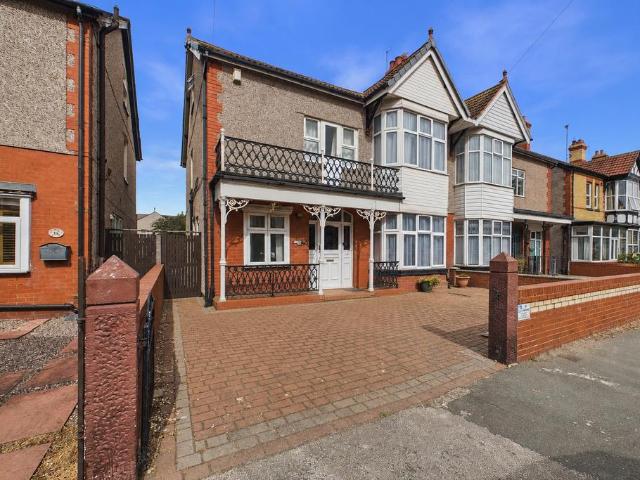 5 bedroom semi detached house for sale