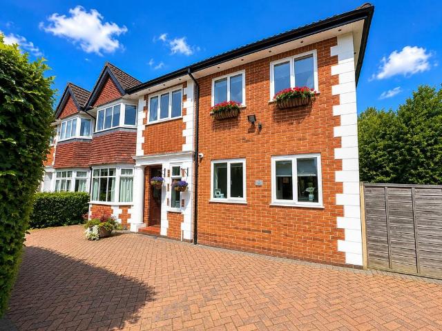 5 bedroom semi detached house for sale