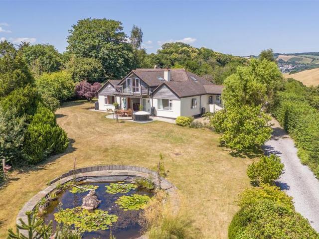 5 bedroom semi detached house for sale