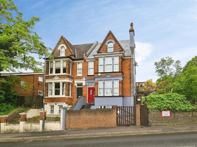5 bedroom semi detached house for sale