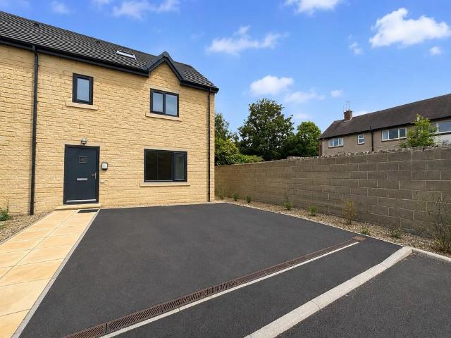 5 bedroom semi detached house for sale