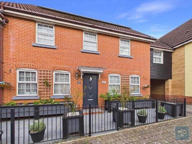 5 bedroom semi detached house for sale