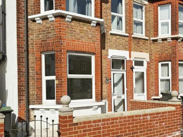 5 bedroom semi detached house for sale