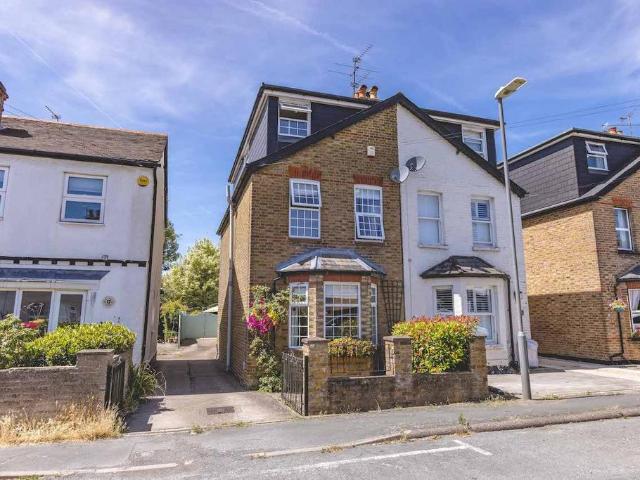 5 bedroom semi detached house for sale