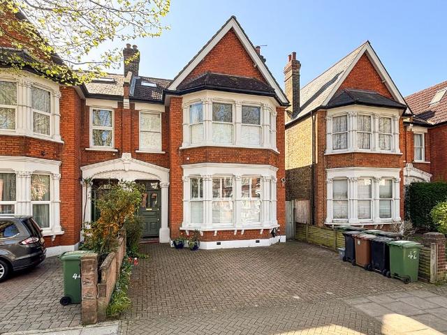 5 bedroom semi detached house for sale
