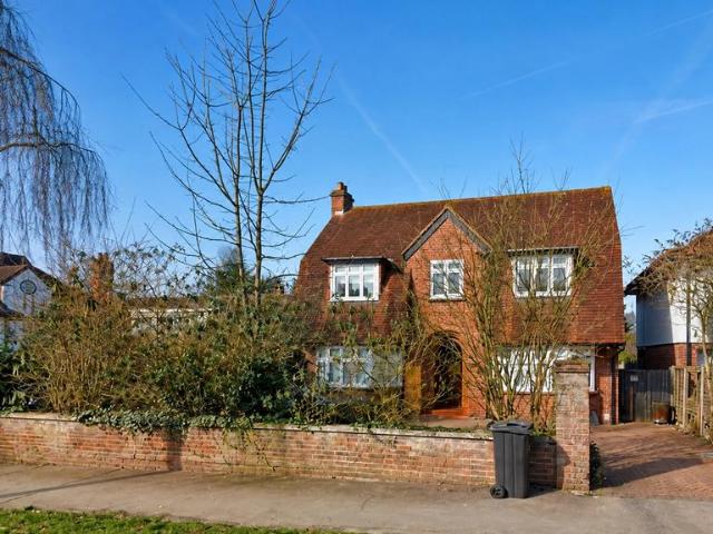 5 bedroom semi detached house for sale