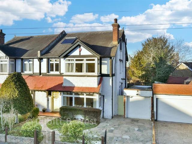 5 bedroom semi detached house for sale