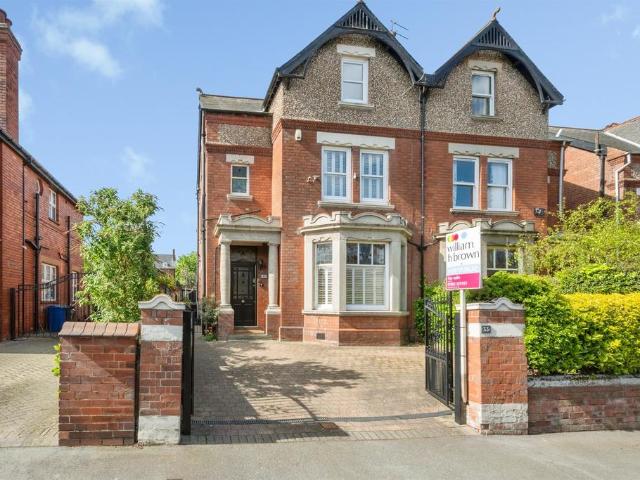 5 bedroom semi detached house for sale