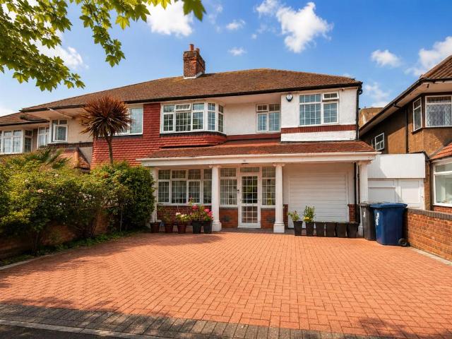 5 bedroom semi detached house for sale