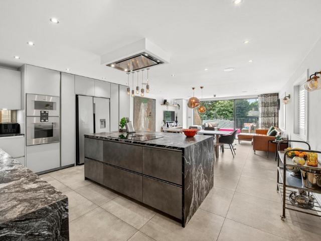 5 bedroom house for sale