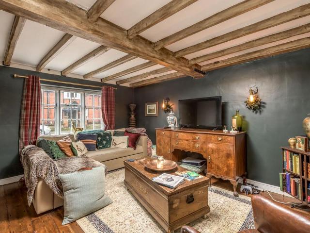 5 bedroom semi detached house for sale