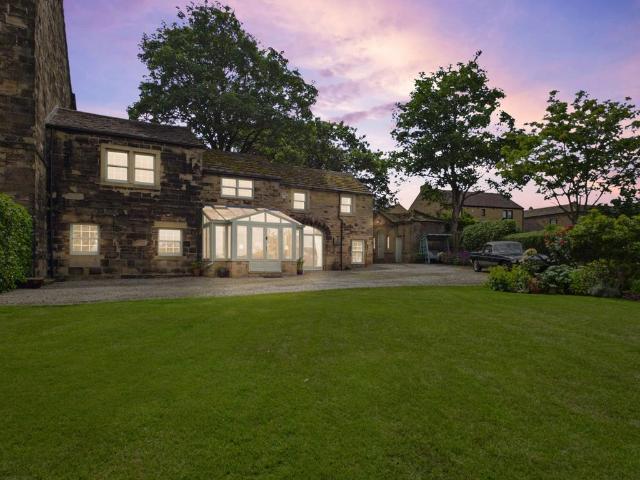 5 bedroom semi detached house for sale