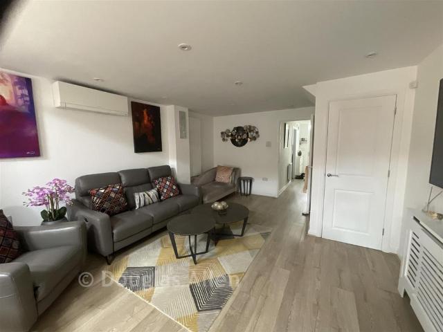 5 bedroom semi detached house for sale