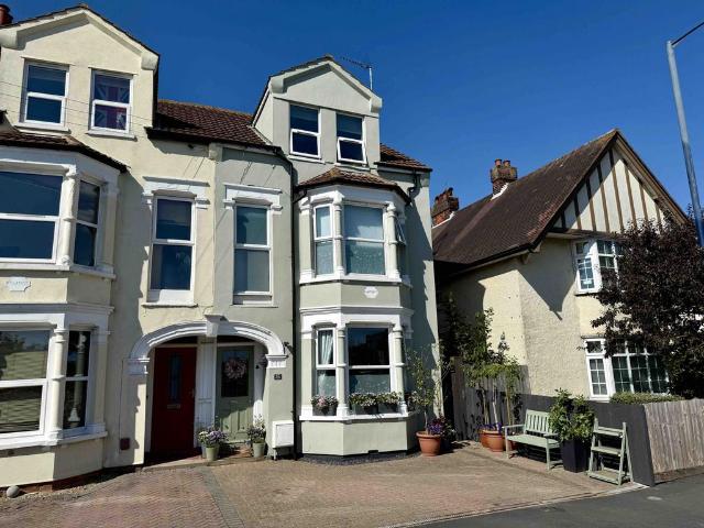 5 bedroom semi detached house for sale